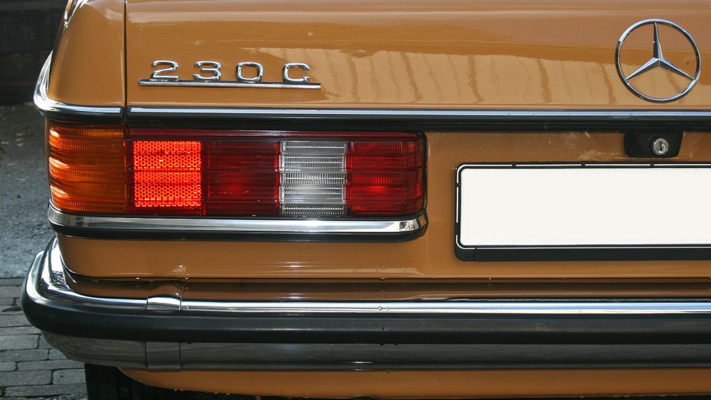 Flashback: 1978 Mercedes W123 230C Cayenne Orange - Sternwarter